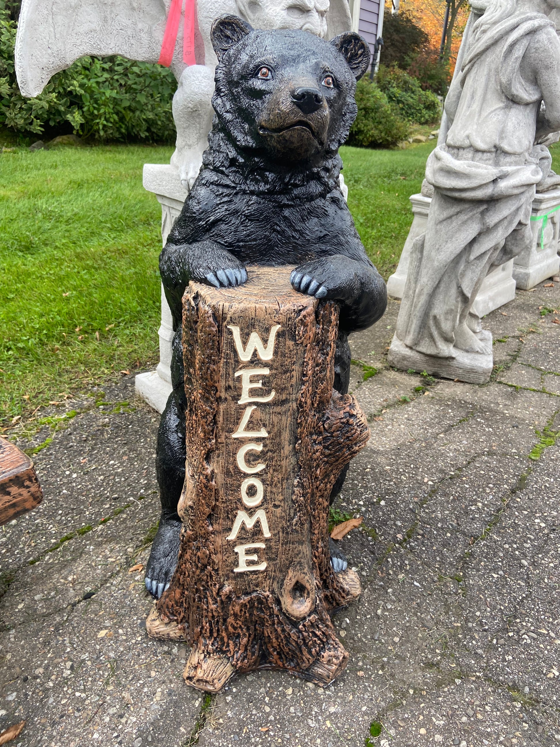 Standing Welcome Bear – Ziegler's Statuary