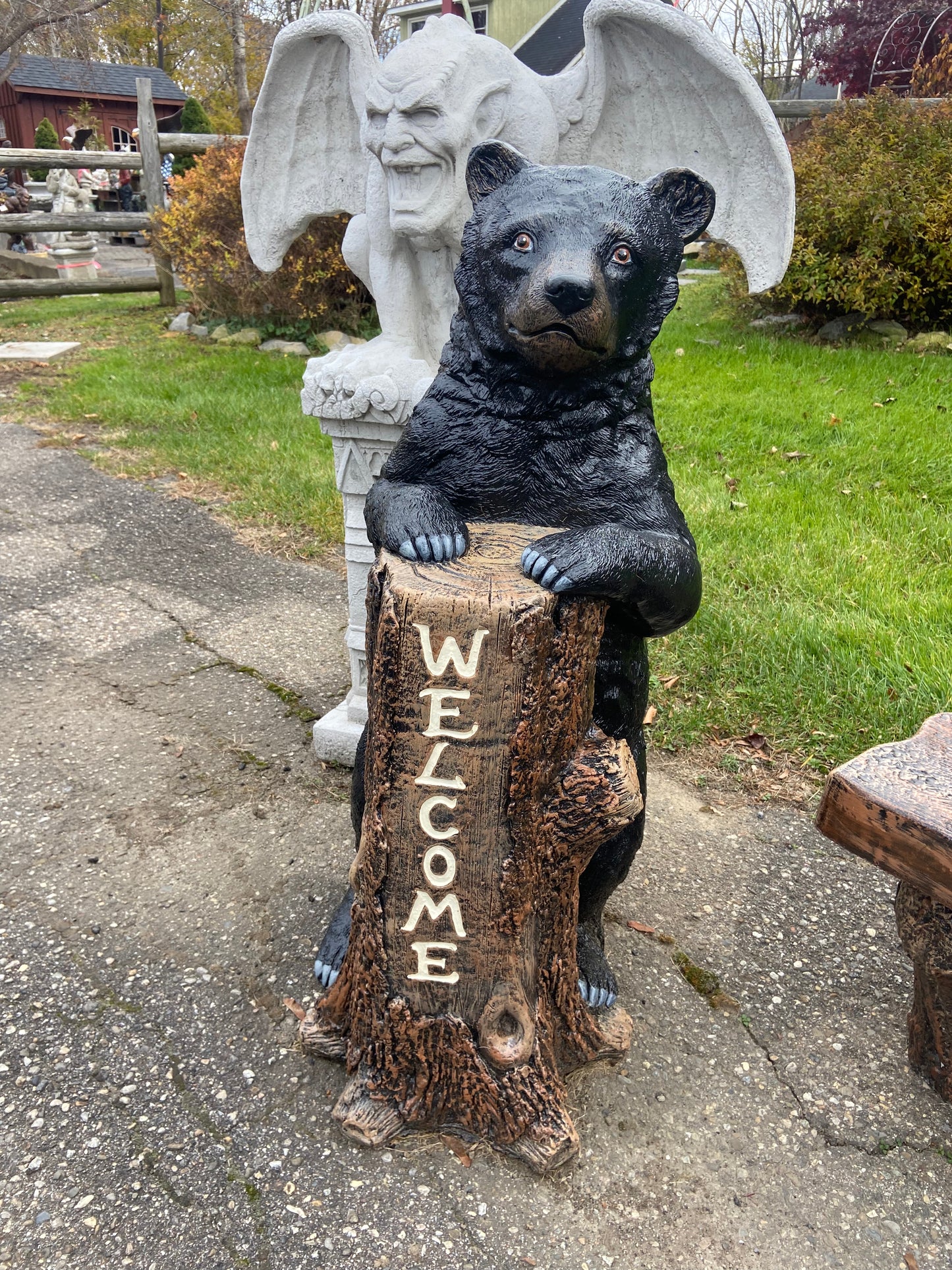 Standing Welcome Bear – Ziegler's Statuary