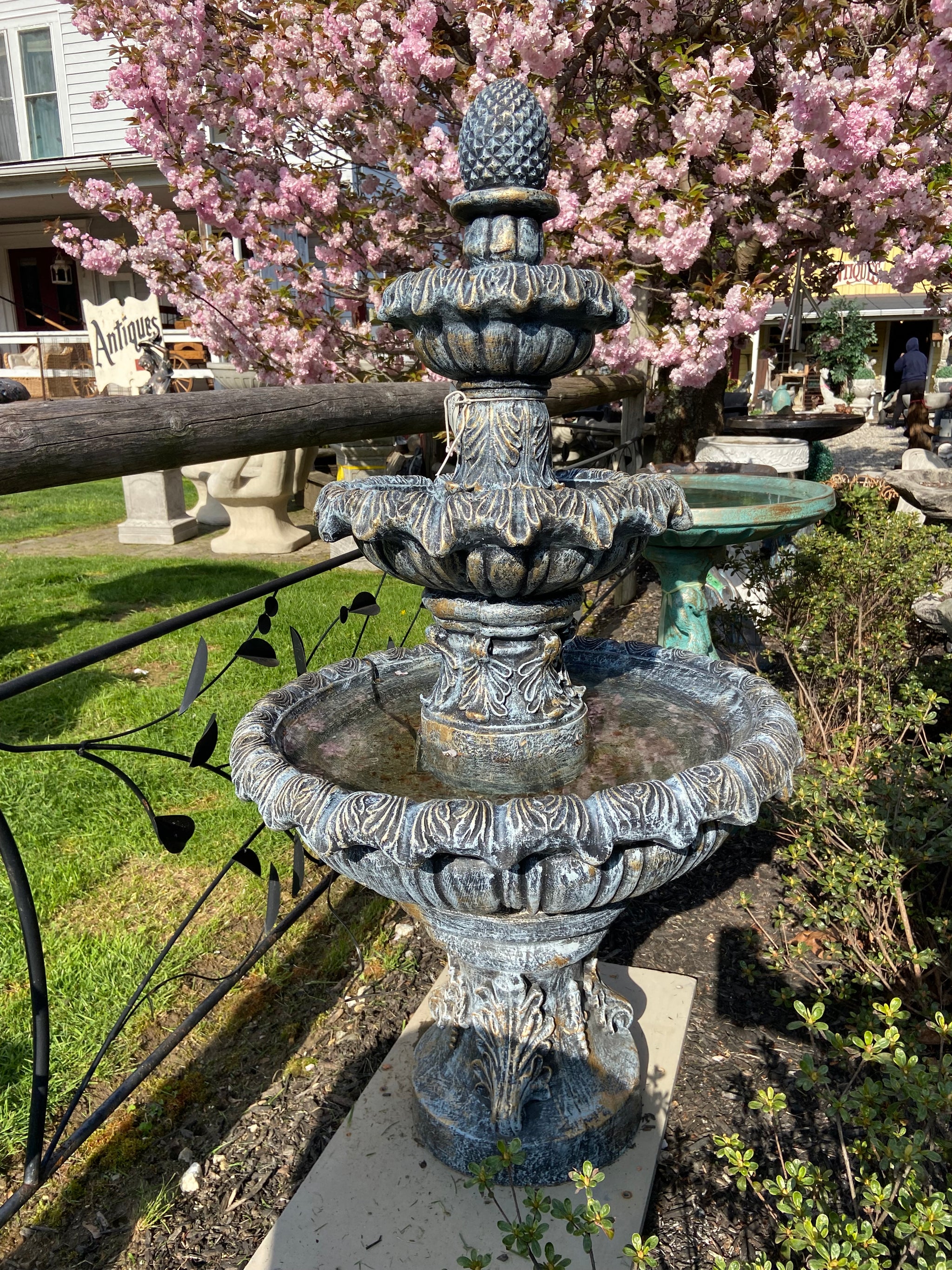 Williamsburg Fountain – Ziegler's Statuary